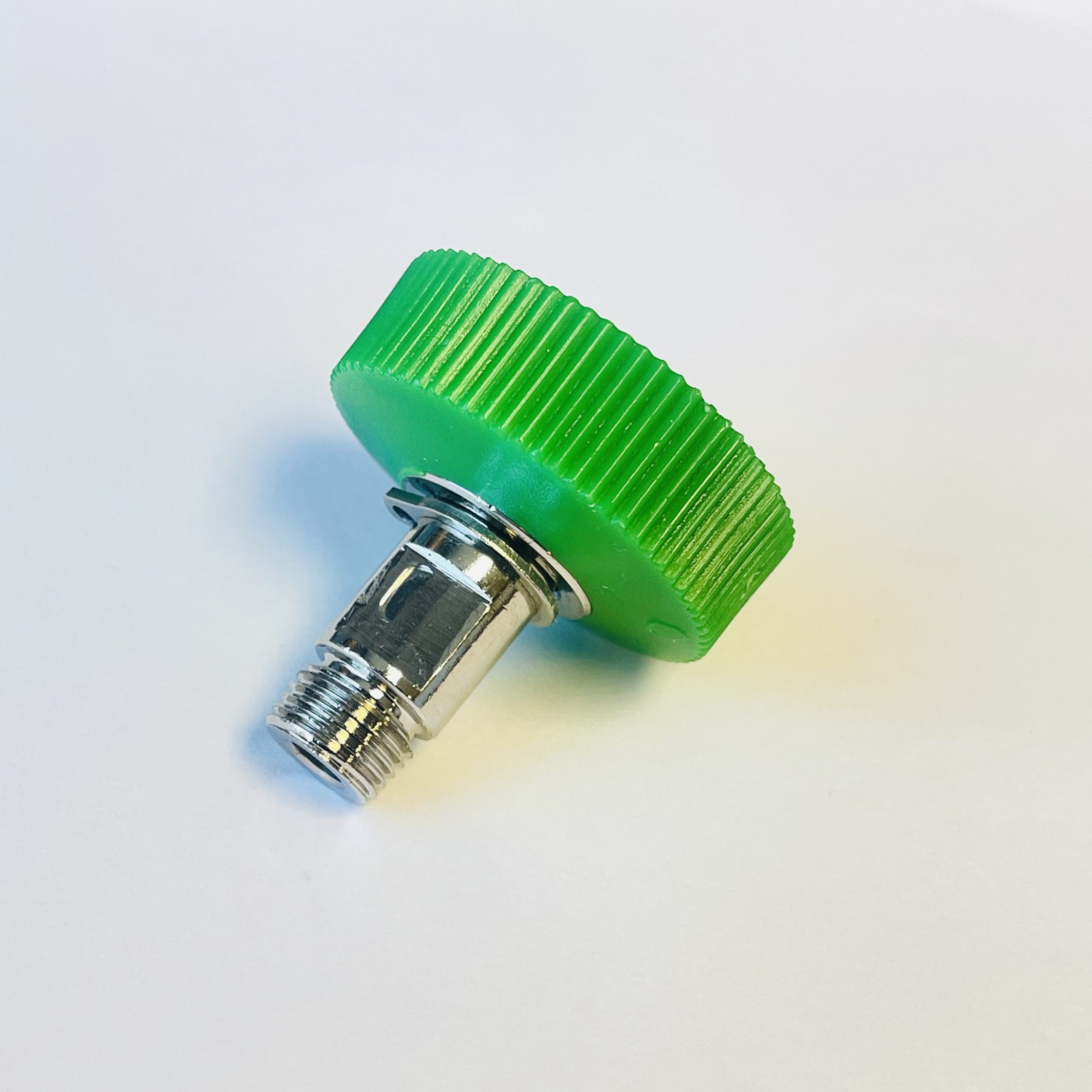 Oxygen DISS Hand Tight by 1/8 Inch Male NPT | Broward A&C Medical Supply